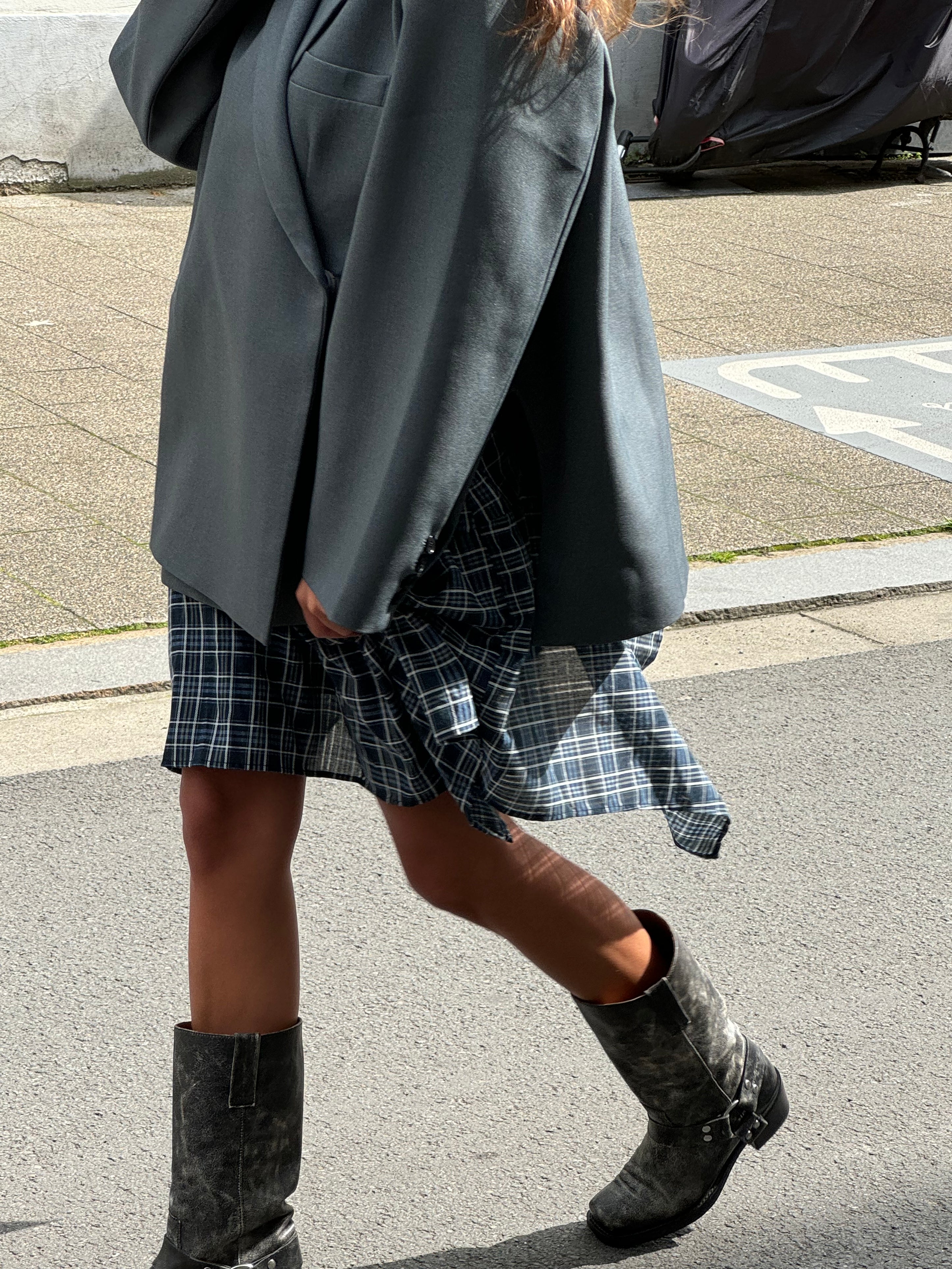 Asymmetric Check Skirt Blue – The Room Antwerp